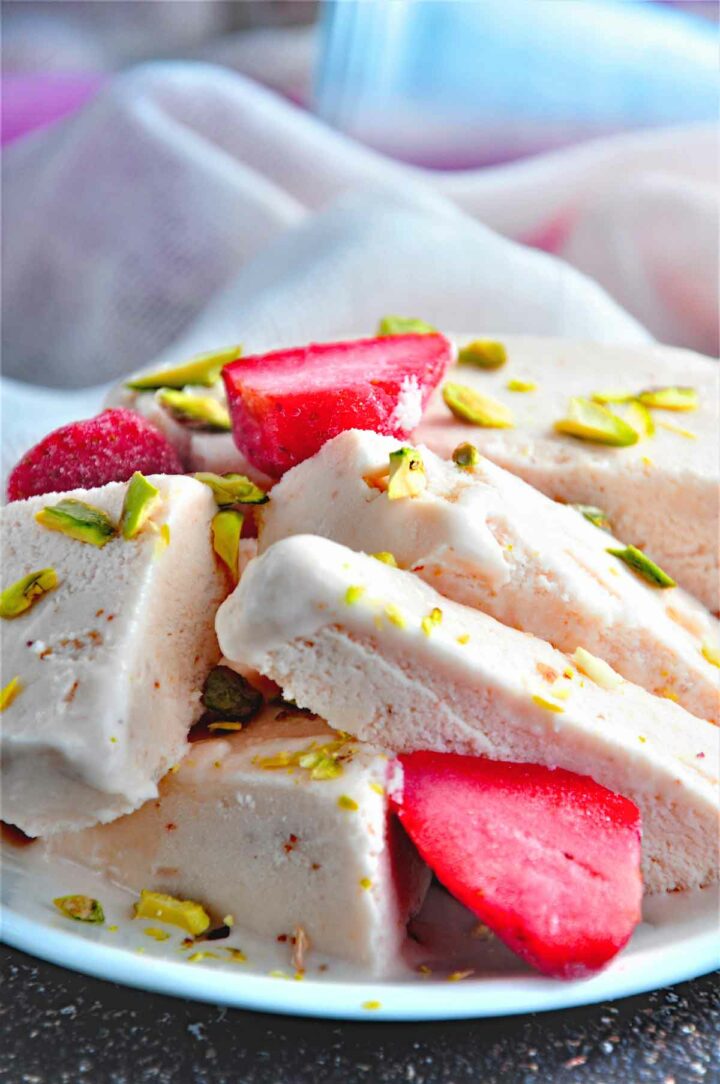 Strawberry Kulfi - Culinary Shades