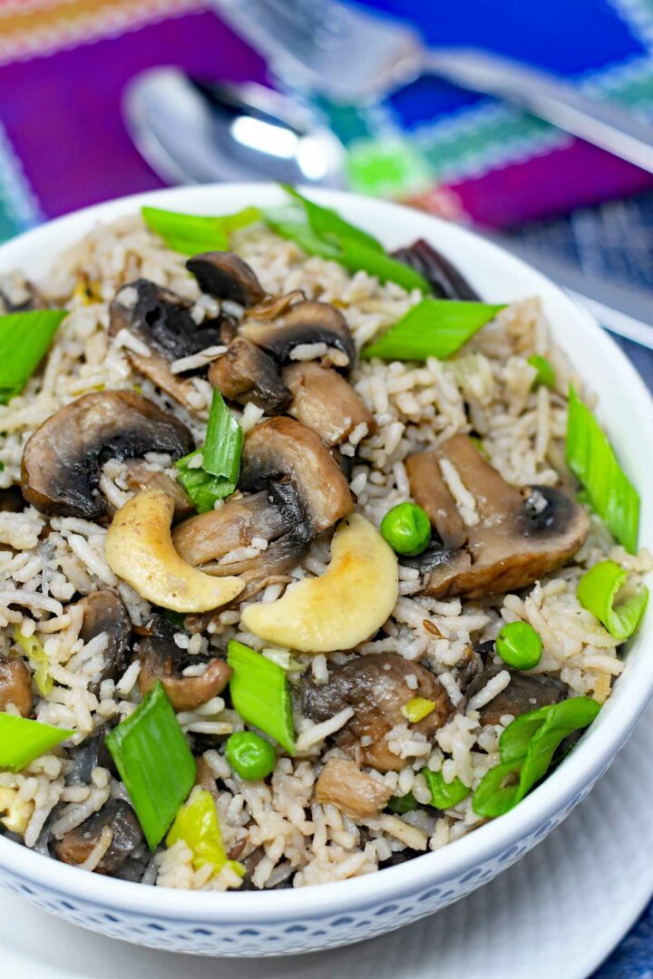 Mushroom Pulao (Instant Pot & Stovetop) – Culinary Shades