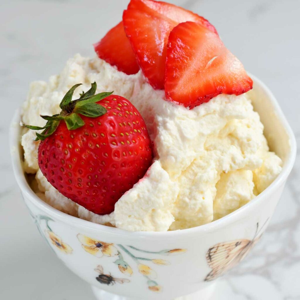 Whipped Cream with Electric Mixer - Culinary Shades